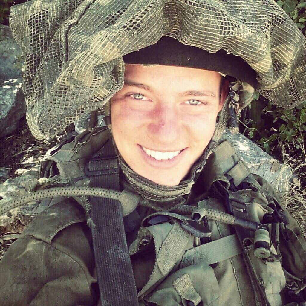 IDF Sniper Paints His Way to Recovery from Gaza War Wound - Israel365 News