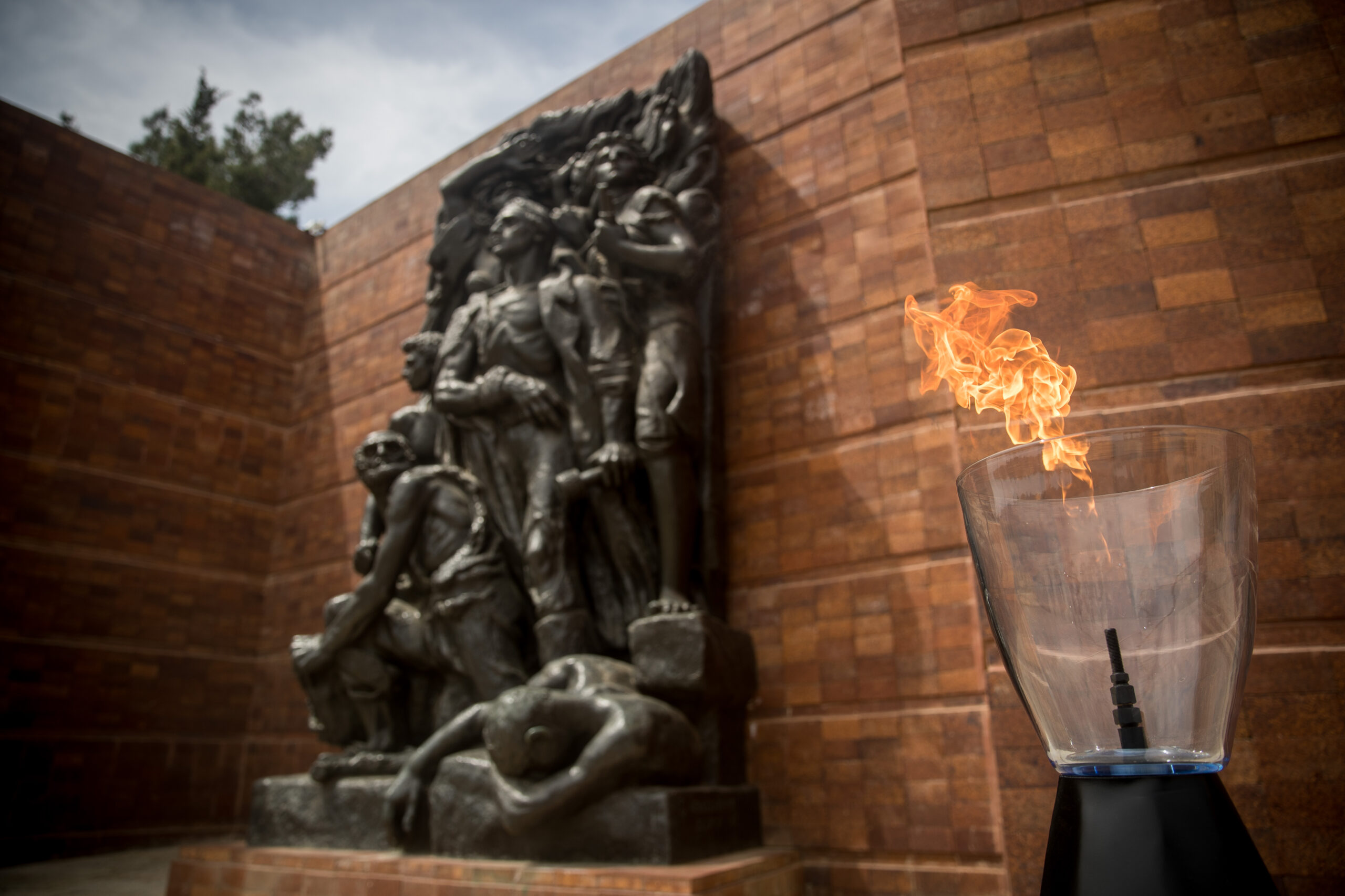 Weddings, birthdays, bar-mitzvahs: New Yad Vashem online exhibit shows ...